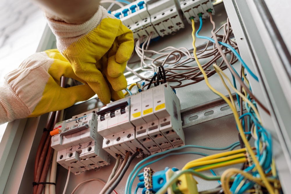4 Types Of Commercial Electrical Services For Safe Operations - Aaron’s ...