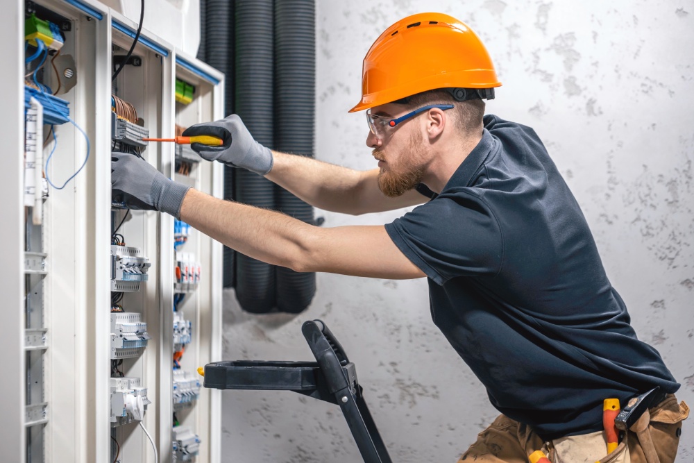 How Much Does It Cost To Hire An Electrician In Dallas, TX? - Aaron’s ...
